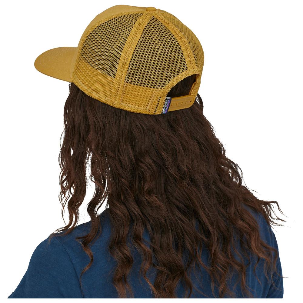 Gorra Patagonia P-6 Logo Trucker Hat Cabin Gold - Verano 2022 | Glisshop
