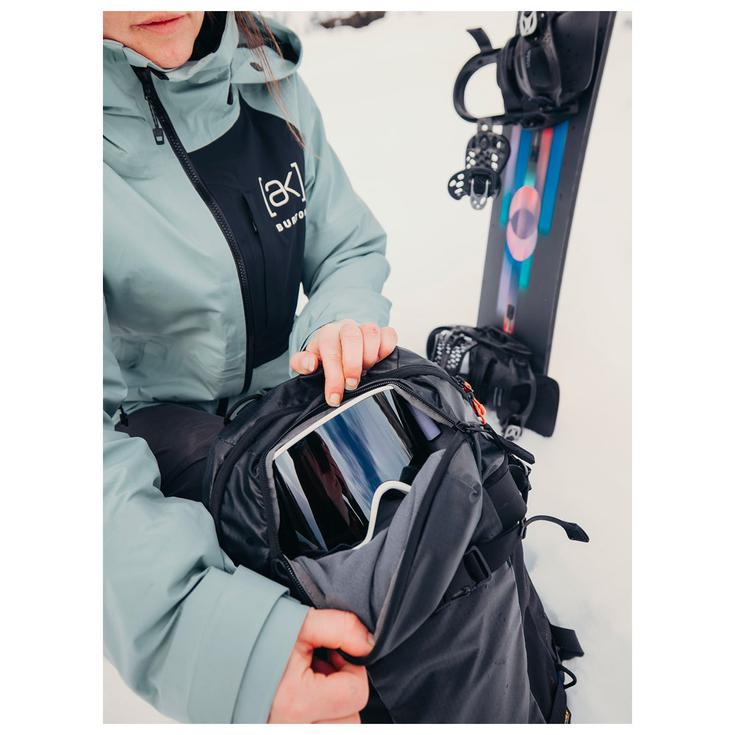 Zaino Burton [ak] Dispatcher Pack 18L True Black - Inverno 2026 | Glisshop